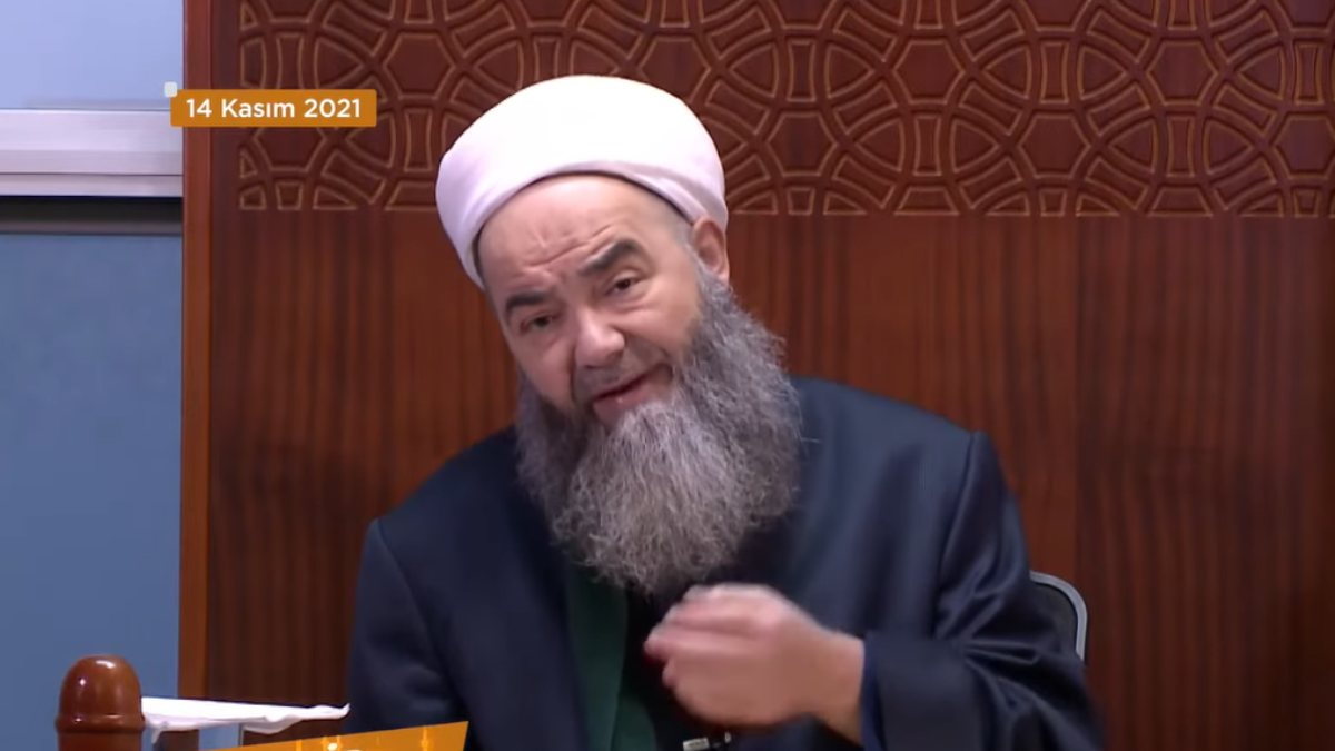 Cübbeli Ahmet Hoca'nın 'kerhane' örneği cemaati güldürdü - Türkiye ...