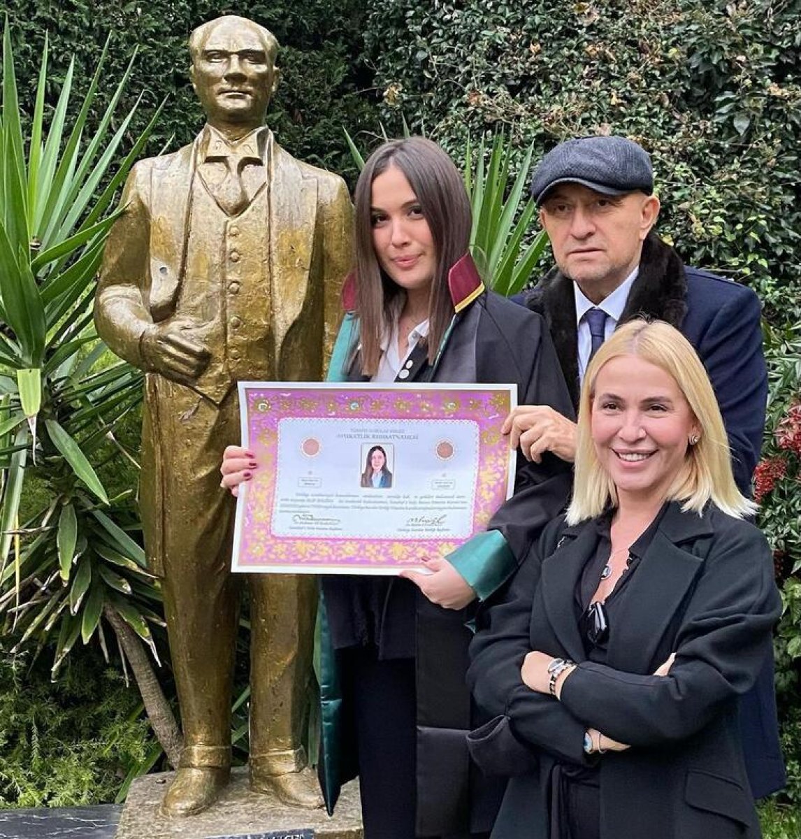 Sinan Engin'in kızı Elif Engin avukat oldu - Magazin - Türkiye'nin ...