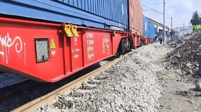 Tekirdağ'da yeni hat denemesi sırasında vagonlar raydan çıktı ...